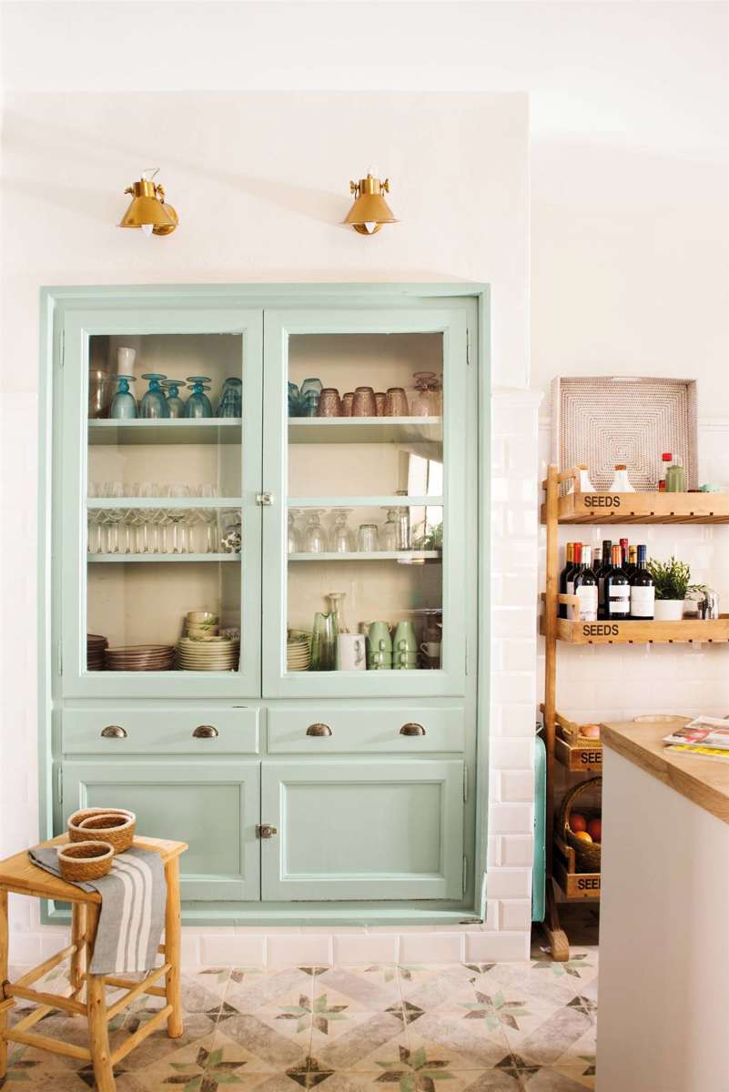 57 vitrinas para guardar y decorar el salón, la cocina, el office...