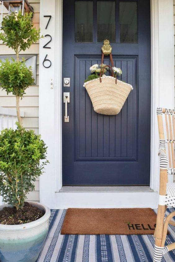 Los 30 colores más bonitos para pintar la puerta de la entrada