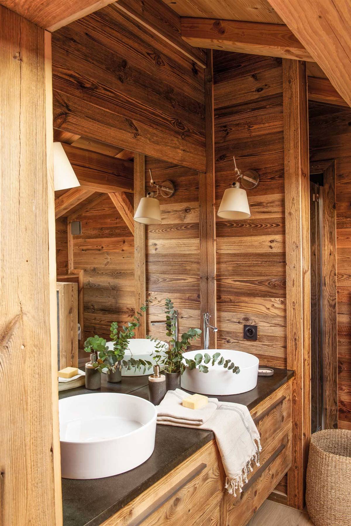 Banos De Madera