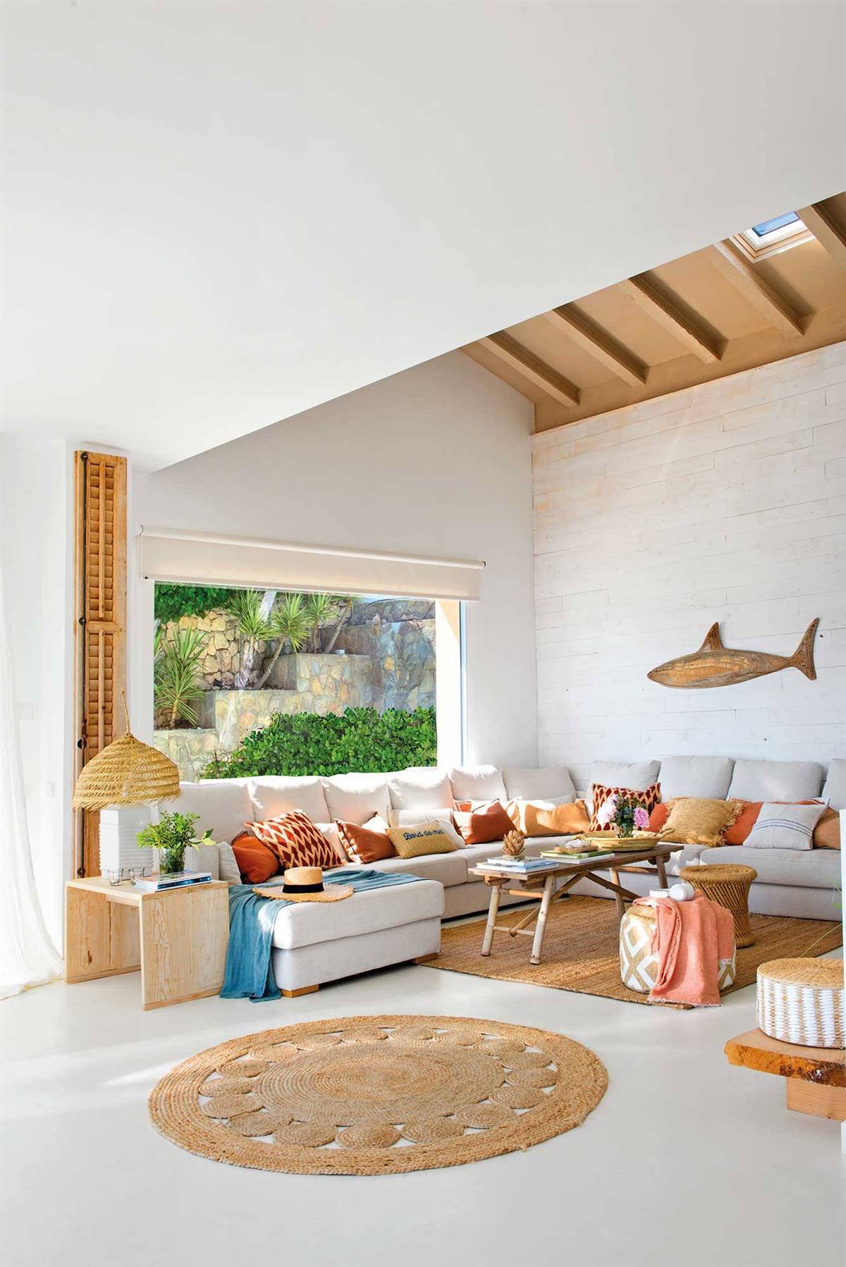 Sofás blancos: todas las ventajas de un básico infalible en decoración