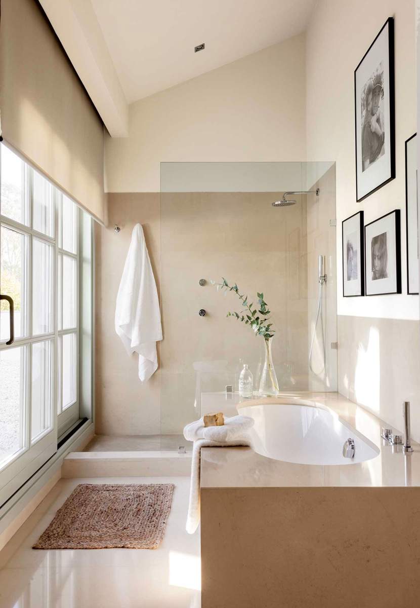 Estos 20 baños con ducha son cómodos, prácticos ¡y muy estilosos!