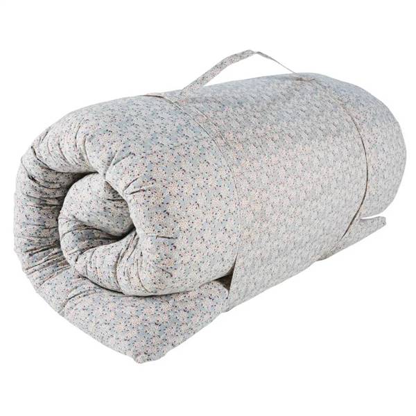 Los toppers para el sofá son la última tendencia que arrasa en decoración