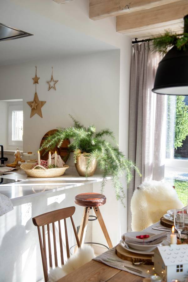 Cómo decorar un mini piso de 40 metros en Navidad según tres ...