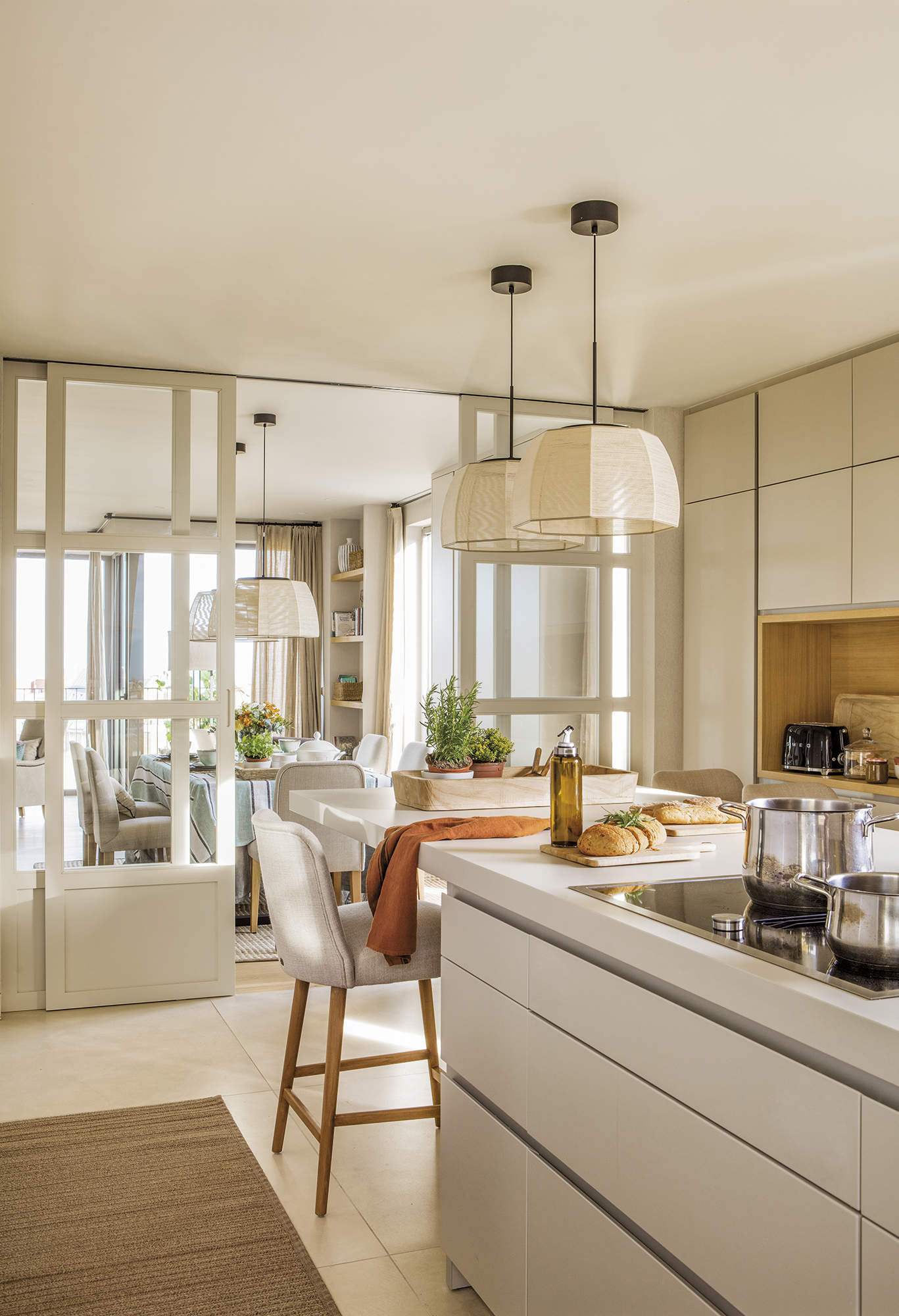 Unir dos pisos en uno fue la solución de este hogar familiar: ahora es ...