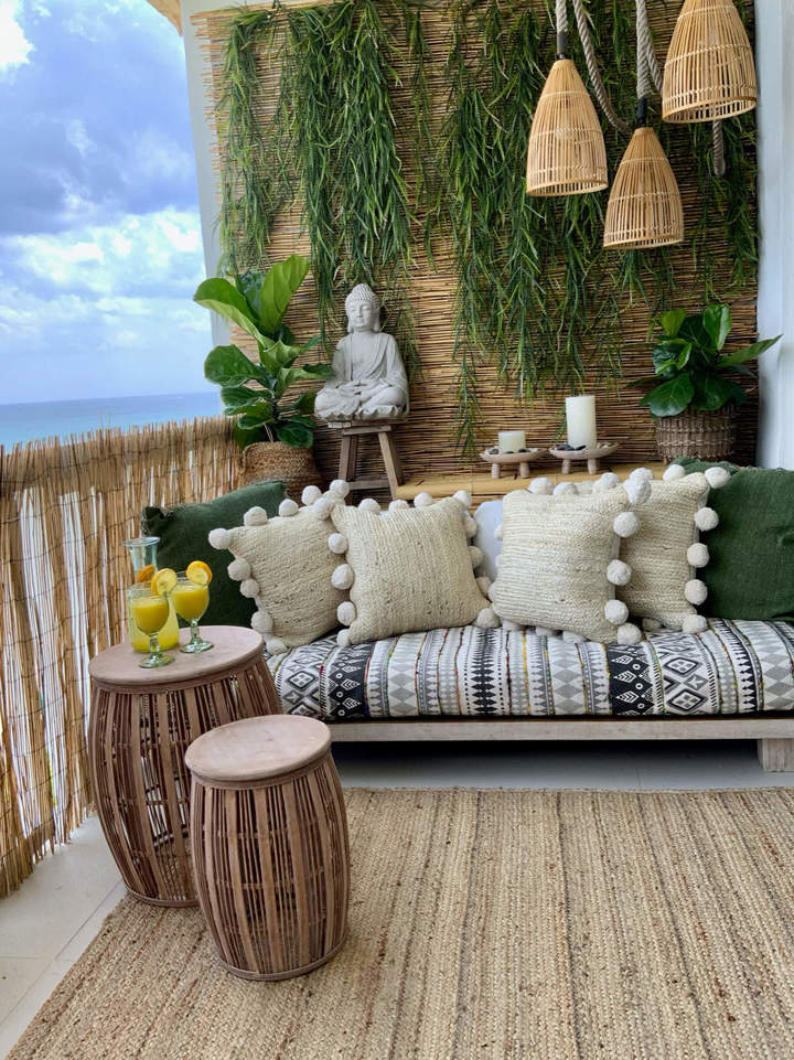 Elena, la lectora venezolana influencer que cambia el estilo de su casa ...