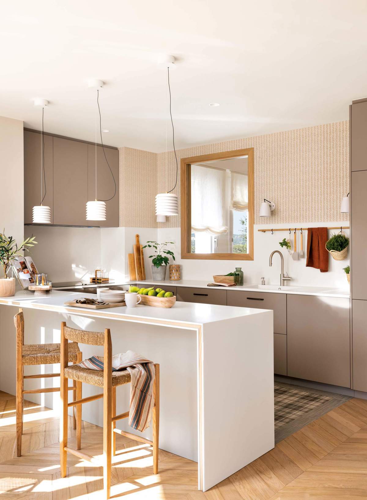 Cocinas pequeñas modernas: 20 ejemplos elegantes, estilosos y con mil ...