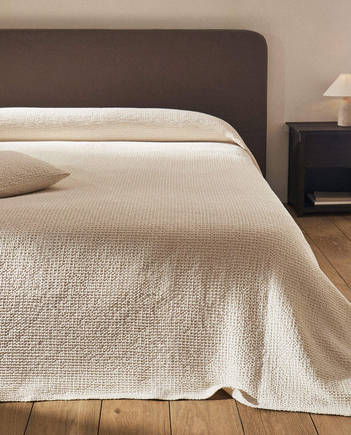 Zara Home acierta con las 7 colchas de abuela que vuelven para ser la ...