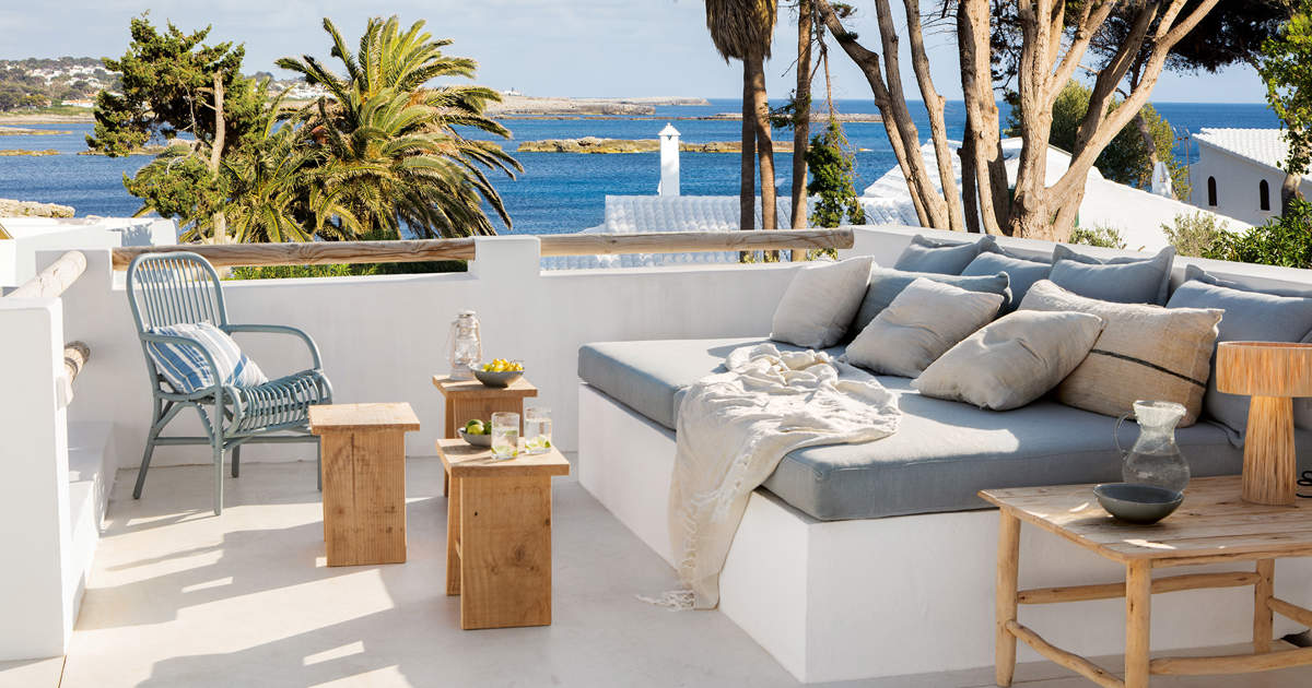 12 terrazas de estilo ibicenco con ideas fáciles para copiar