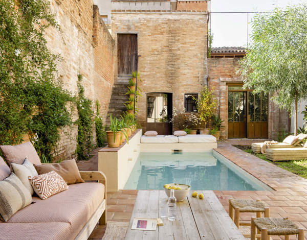 12 piscinas rústicas que no se despiden del pasado: pequeñas, con ...