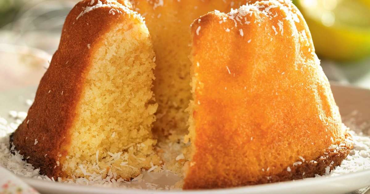 Bizcocho de coco rallado, una receta original y tierna para tus meriendas