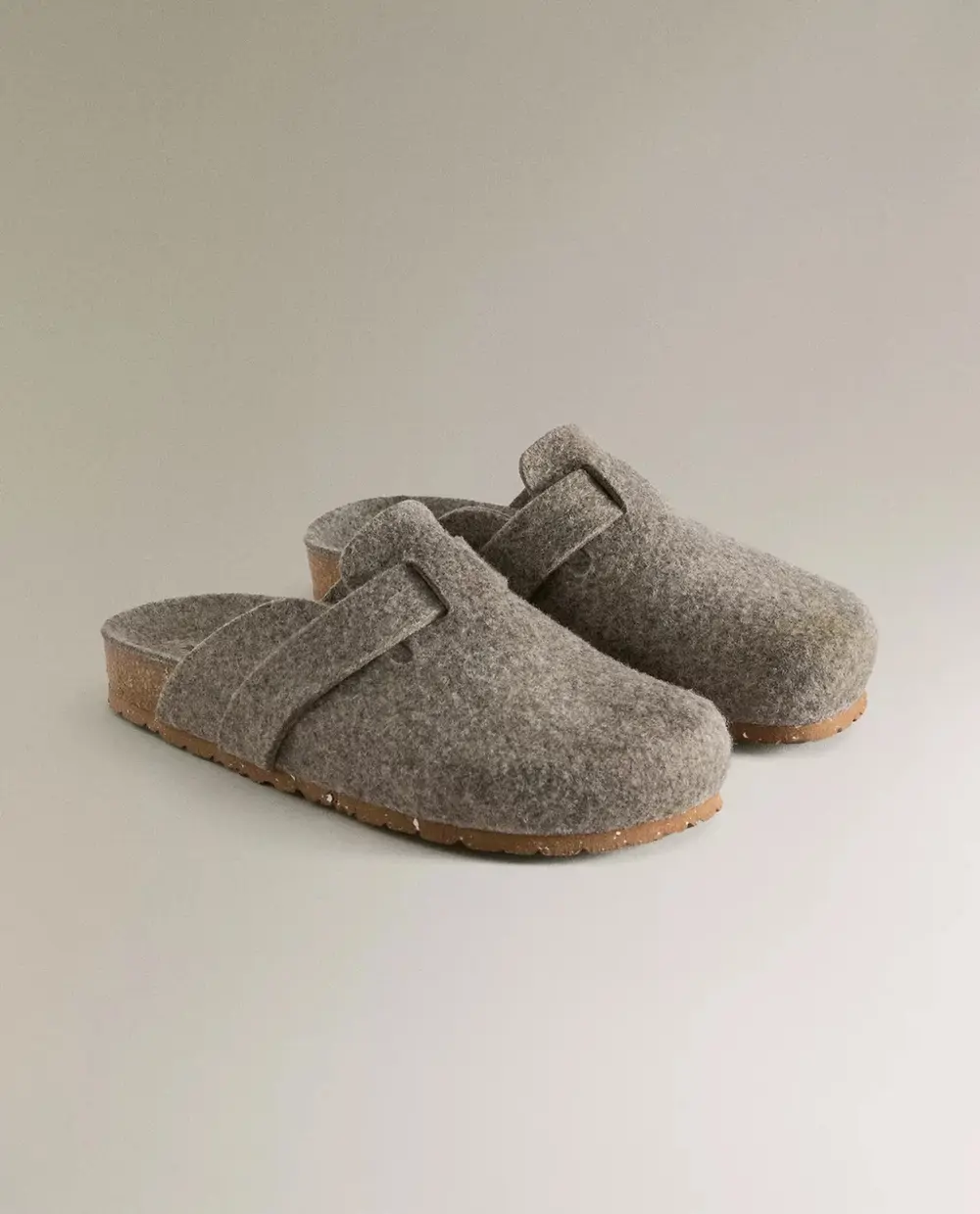 Zara Home se apunta a la tendencia de los zuecos tipo Birkenstock y ...