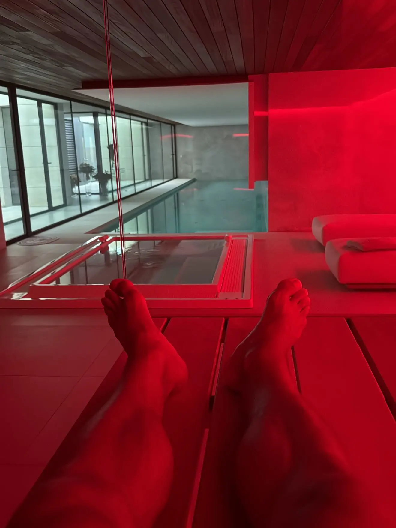 Marcos Llorente abre las puertas de su espectacular casa: "La luz roja ...