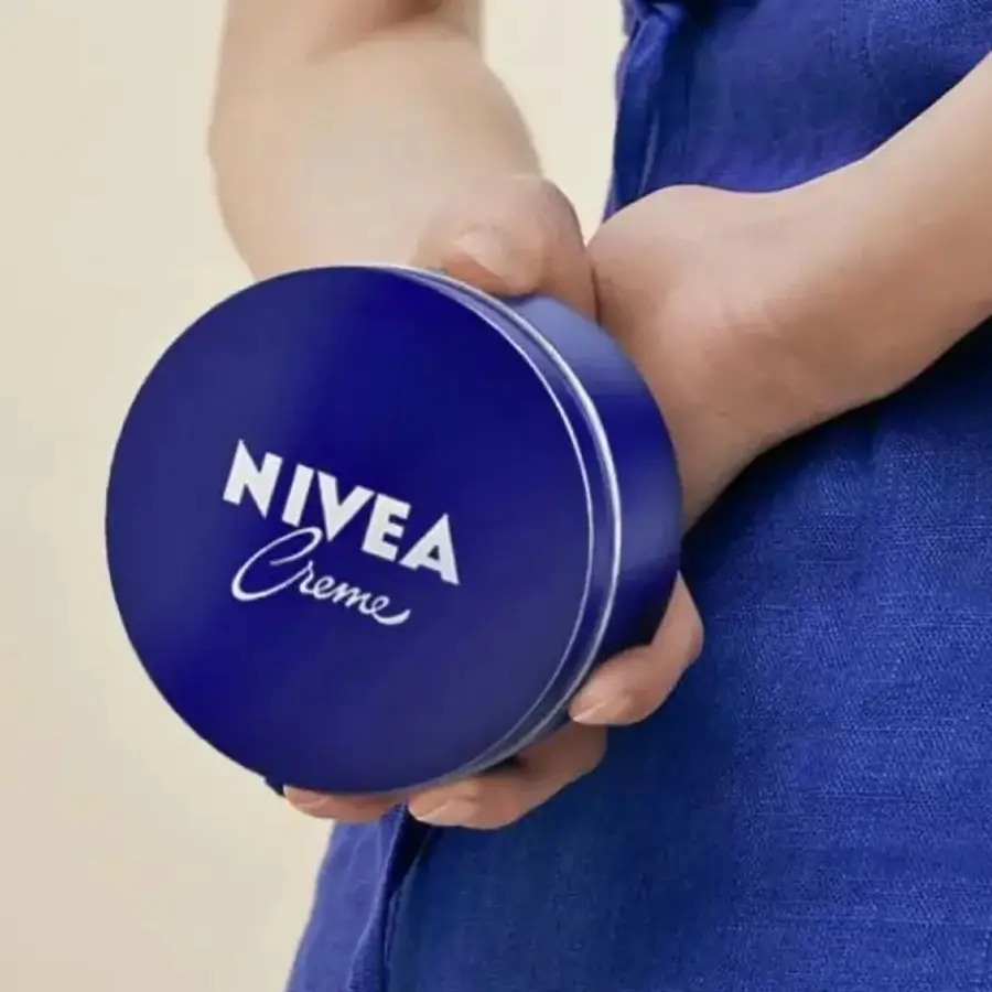 10 usos de la crema clásica Nivea de lata azul que no imaginas para tu ...