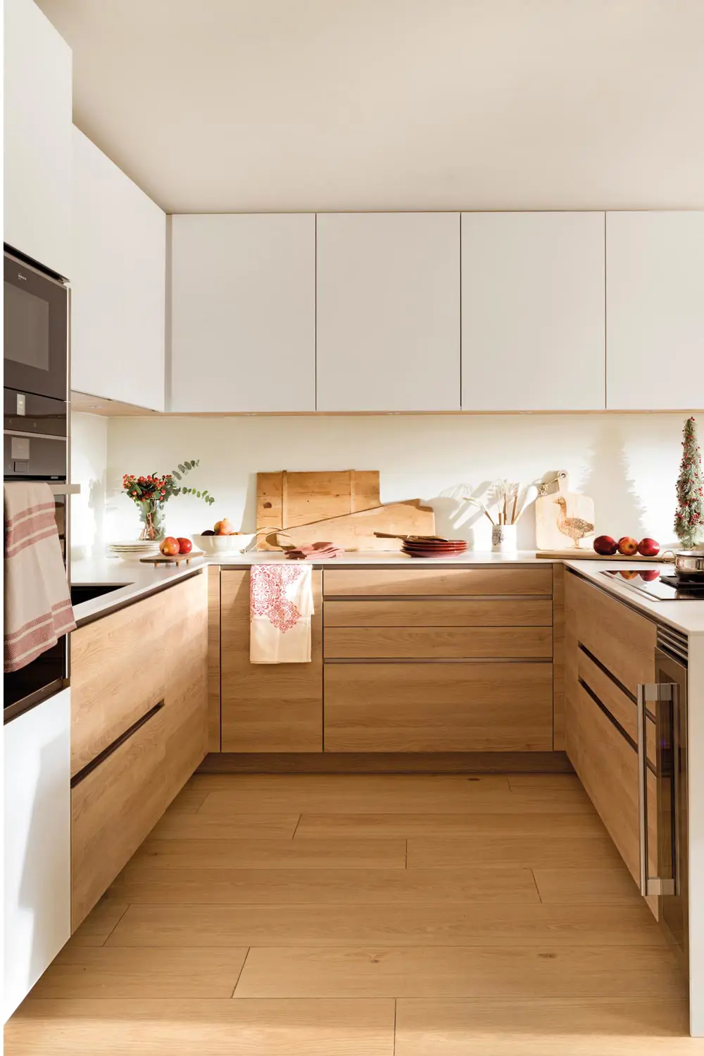 Albert Jané, arquitecto:"En una cocina pequeña tiene que haber un ancho ...