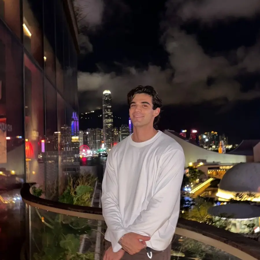 Un español viviendo en Hong Kong: "Se puede vivir en 5 m2 midiendo 2 ...