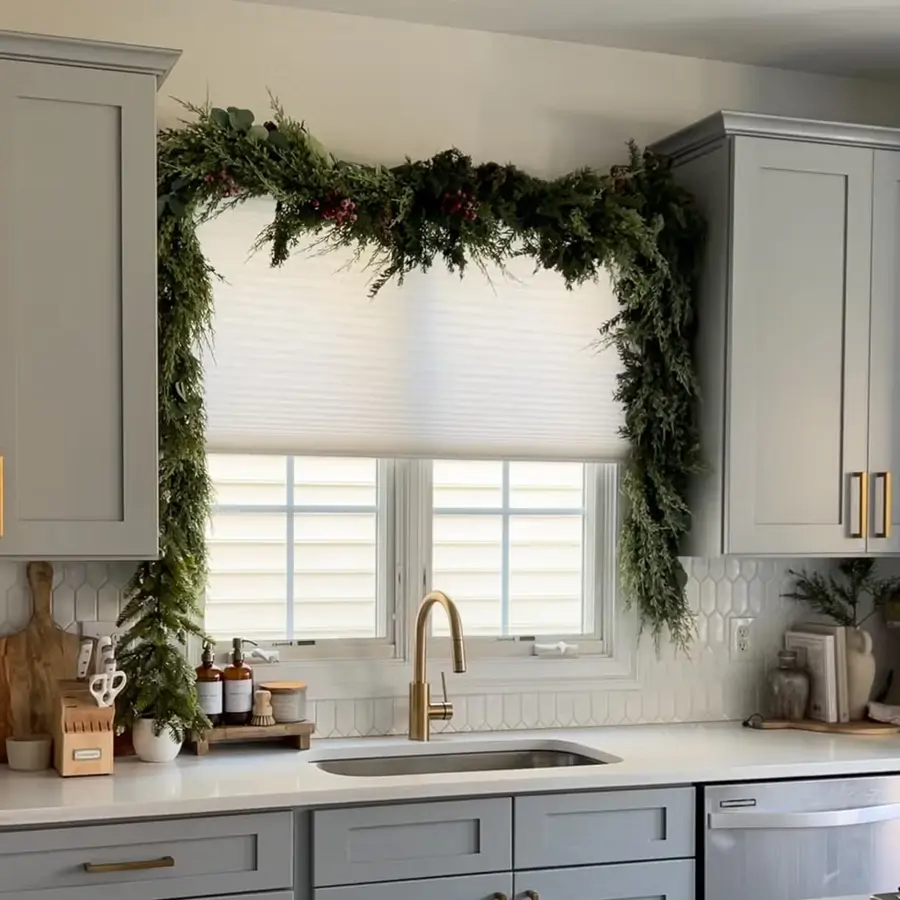 Alerta tendencias Navidad 2025: la típica barra de cortina de ducha es el DiY que está arrasando ...