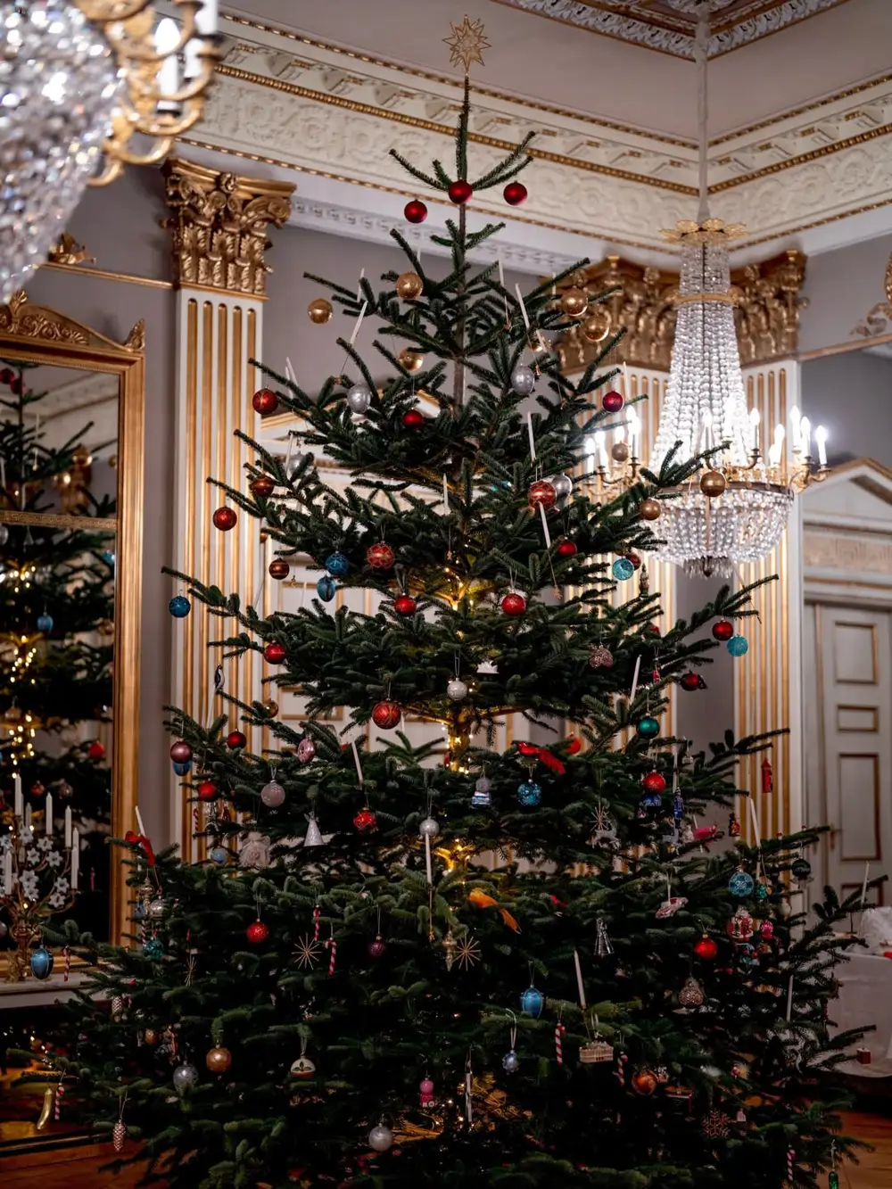 El árbol de Navidad de Federico y Mary de Dinamarca: bolas ...