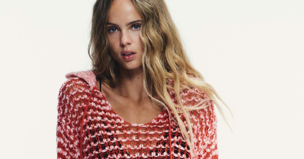 Zara tiene el jersey holgadito y estiloso que se viste en el color ...