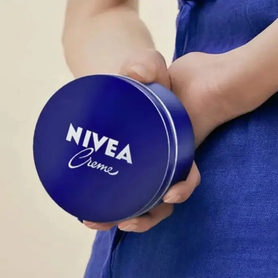 Los expertos lo confirman: "La lata azul de crema Nivea deja los bolsos ...