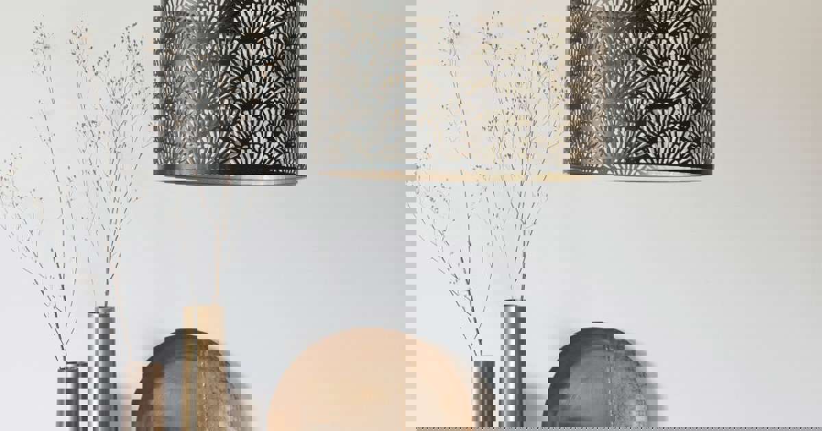 Maisons du Monde “regala” (por 29€) su lámpara de techo “tipo calado ...