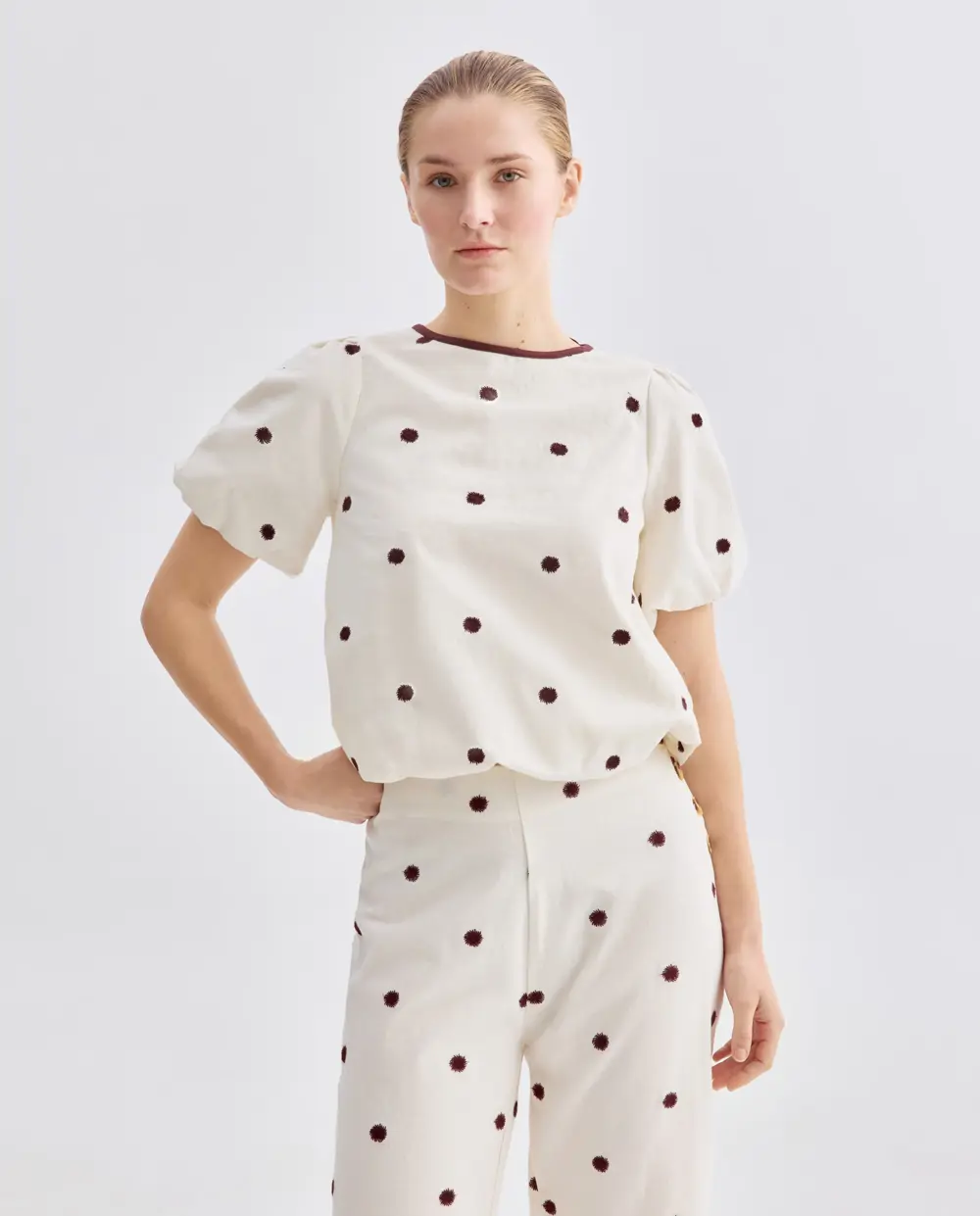 La nueva colección de moda de Unit, la marca de Hipercor, que está ...