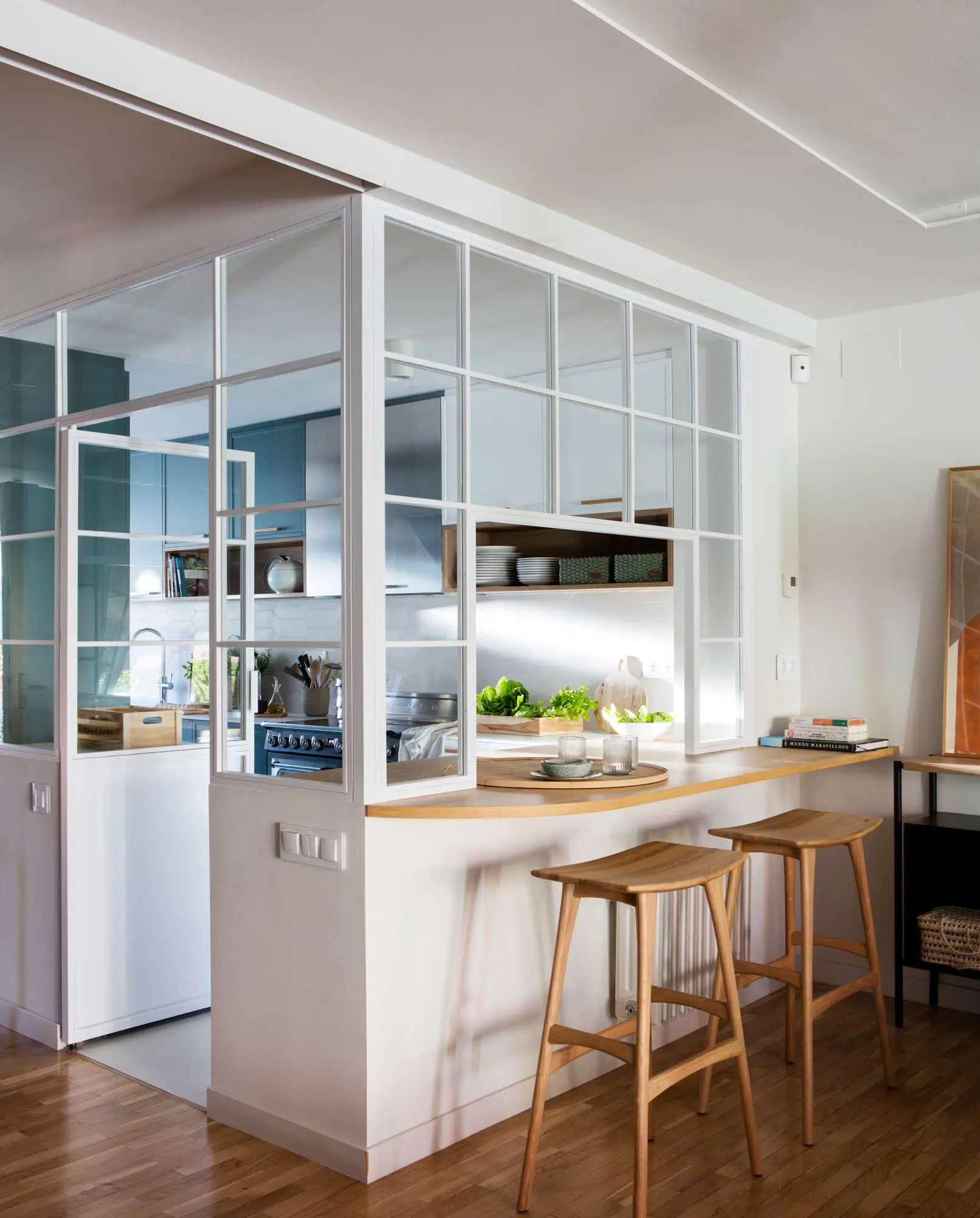 Cómo hacer una cocina elegante y práctica en pocos metros: 10 cocinas ...