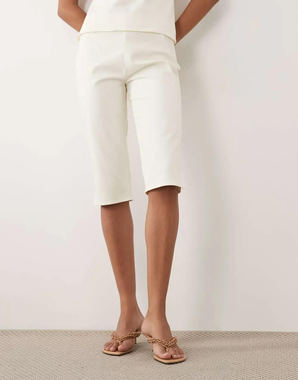 5 pantalones capri blancos que, además de estilizar y rejuvenecer ...